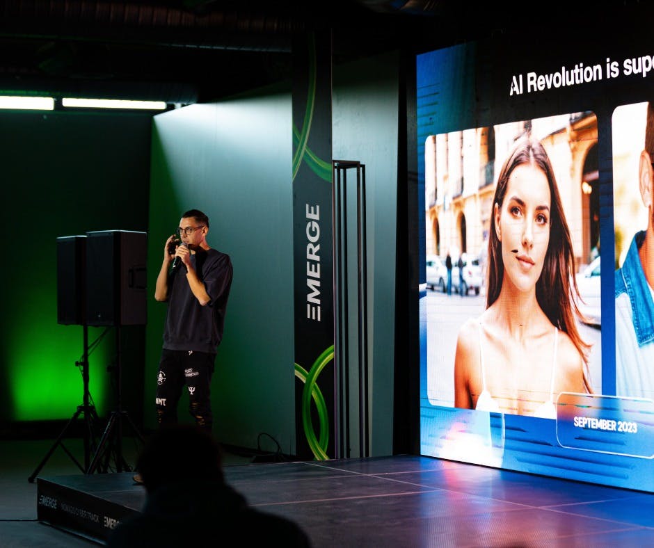 Senior UX/UI Designer at Social Discovery Group